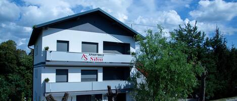 Fachada do alojamento