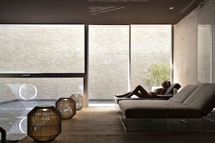 Salas para tratamentos a dois, sauna seca, banheira de hidromassagem