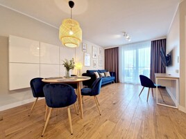 Suíte superior, 1 cama Queen e sofá-cama | Ferros/tábuas de passar roupa, berços grátis, Wi-Fi de cortesia