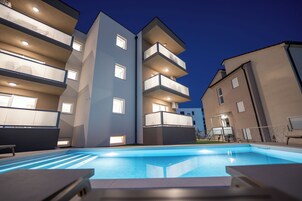 Piscina externa sazonal