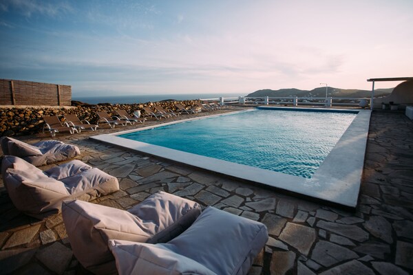 Mykonos Supreme Comfort Suites & Villas - Mykonos