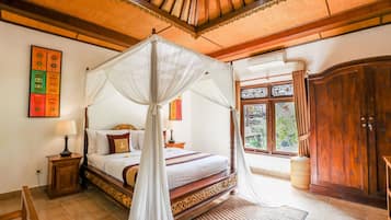 Quarto Executivo, 1 cama queen-size, varanda, vista para o jardim | Cofre no quarto, cortinas/cortinados opacos, quartos insonorizados