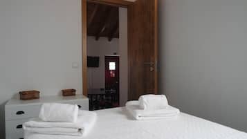 Apartamento, 3 quartos, terraço | 2 quartos, berços (sobretaxa), Wi-Fi de cortesia, roupa de cama