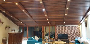 Apartamento, 3 quartos, vista para o mar | Sala de estar