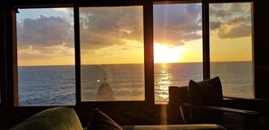 Apartamento, 3 quartos, vista para o mar | Sala de estar