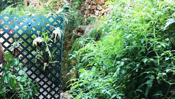 Suíte família, várias camas, para não fumantes, vista para o jardim | Roupas de cama premium, edredons de pluma, individualmente decorados