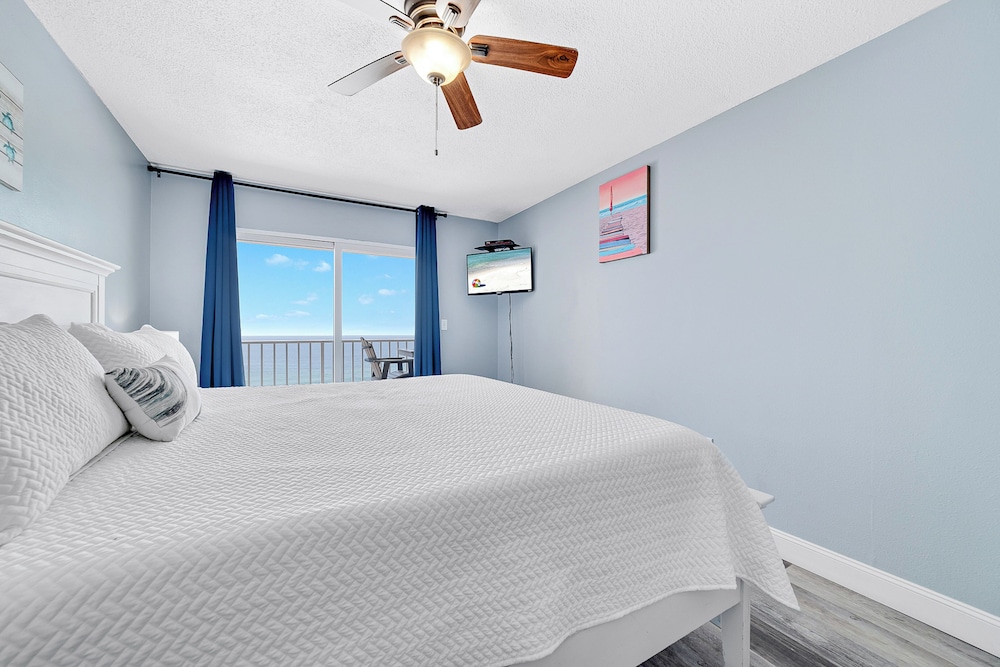 Elegant, Gulf-front Condo With Amazing View, Pool, Covered Balcony, W/d & Ac - Gulf Shores, AL