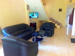 TV LED 32 polegadas com canais via satélite