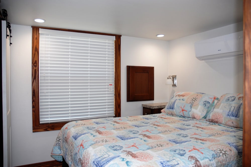 White Oak -Beautiful Cottage - Perfect For A Family Getaway - Rockport, TX