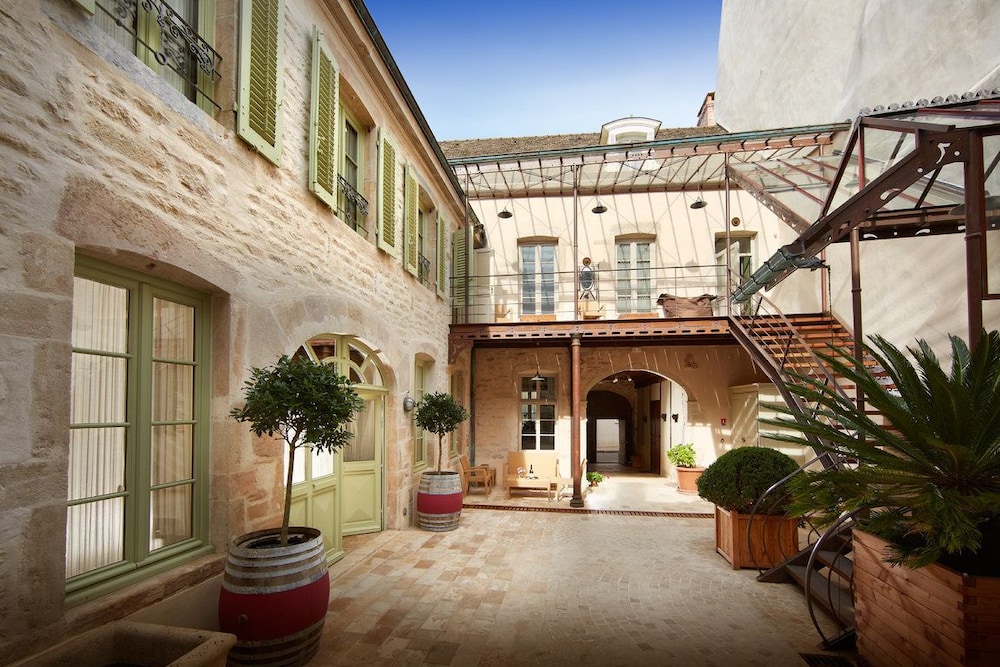 Le Clos Sainte Marguerite - Beaune