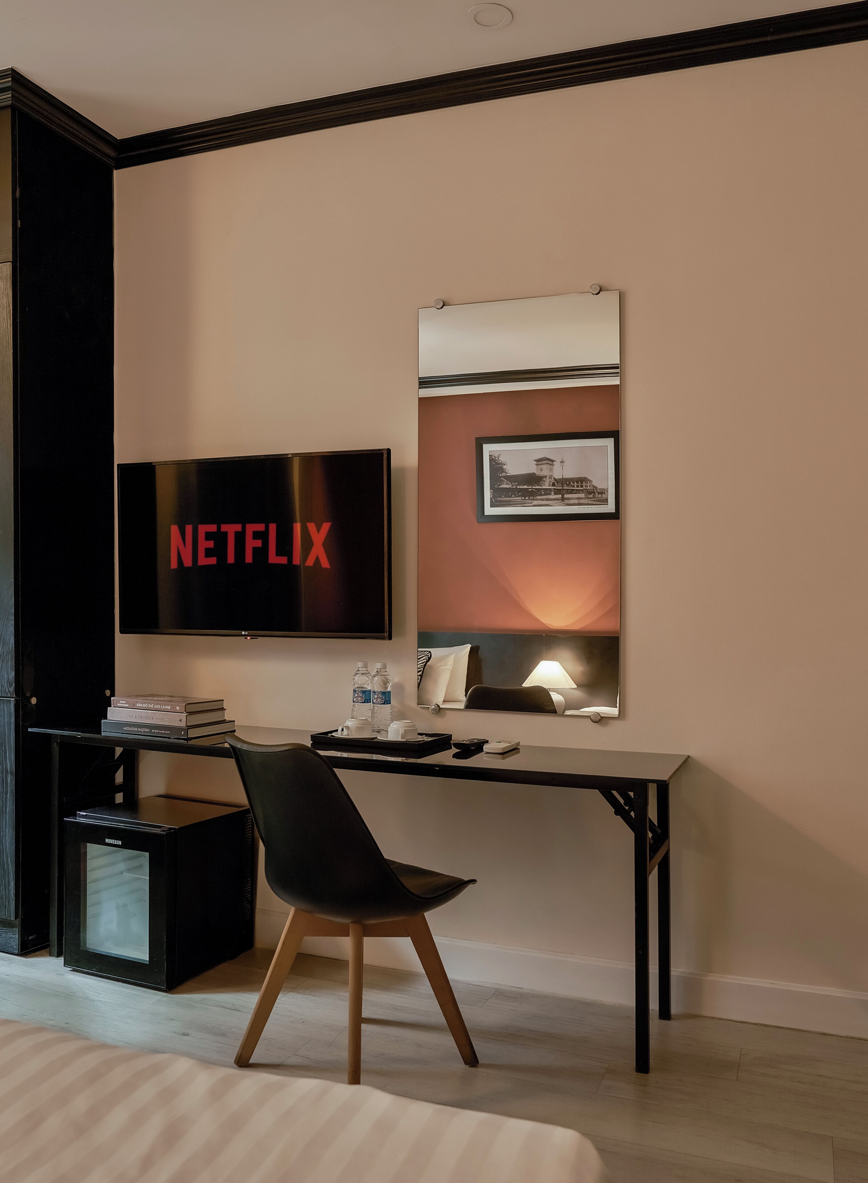 Quarto Deluxe, 2 camas individuais | Minibar, cofre no quarto, secretária, cortinas/cortinados opacos 