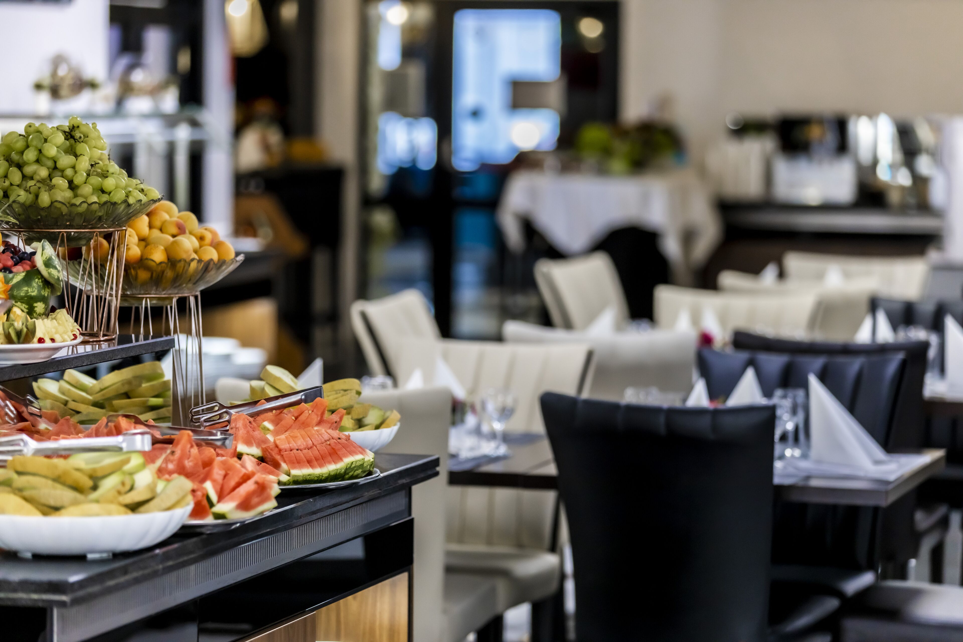Café da manhã com buffet grátis todos os dias