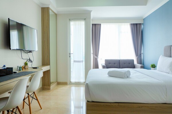Classy 2br Apartment At Menteng Park With City View - Jakarta