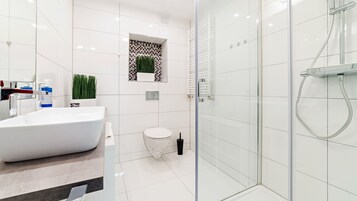 Apartamento (28) | Casa de banho | Um polibã, toalhas fornecidas
