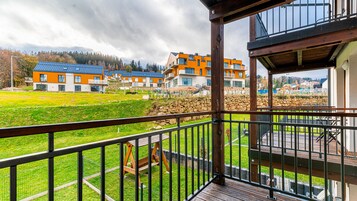 Apartamento (Mysliwska 1B/3) | Secretária adequada para computadores portáteis, ferro/tábua de engomar