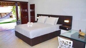 Suite Deluxe, 1 cama queen-size, vista para a piscina