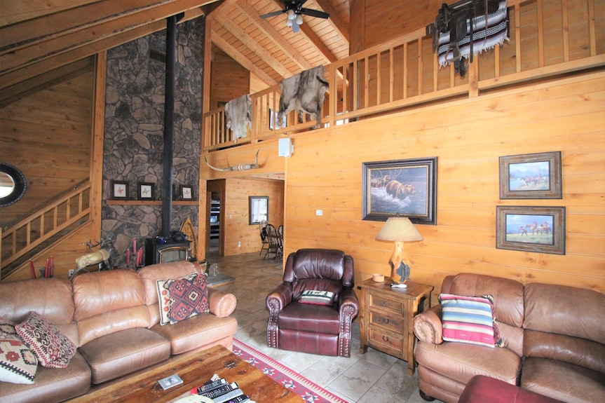 Popular Log Home. Perfect For Family Getaway! Close To Town. Hot Tub. - Pagosa Springs, CO