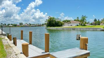 Casa, várias camas (987 Aster Court) | Doca