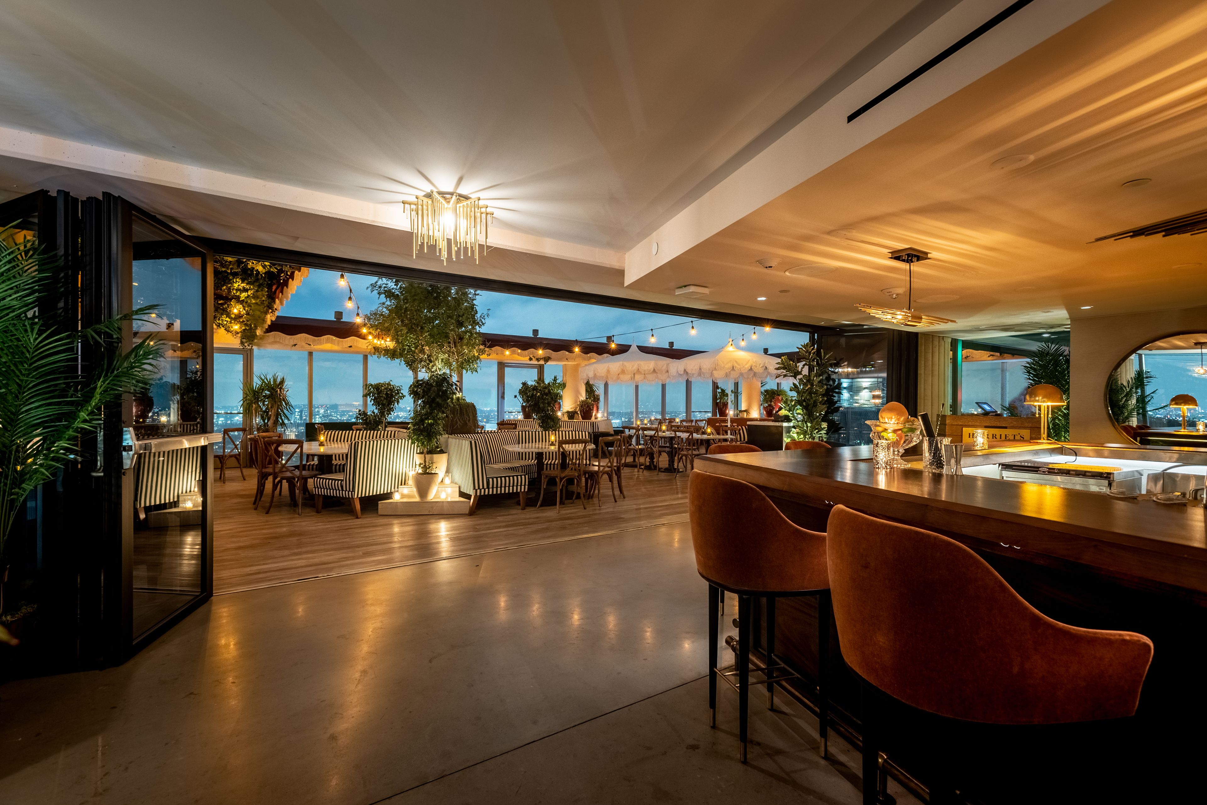 2 bares/lounges, saguão/lounge, bar de coquetéis