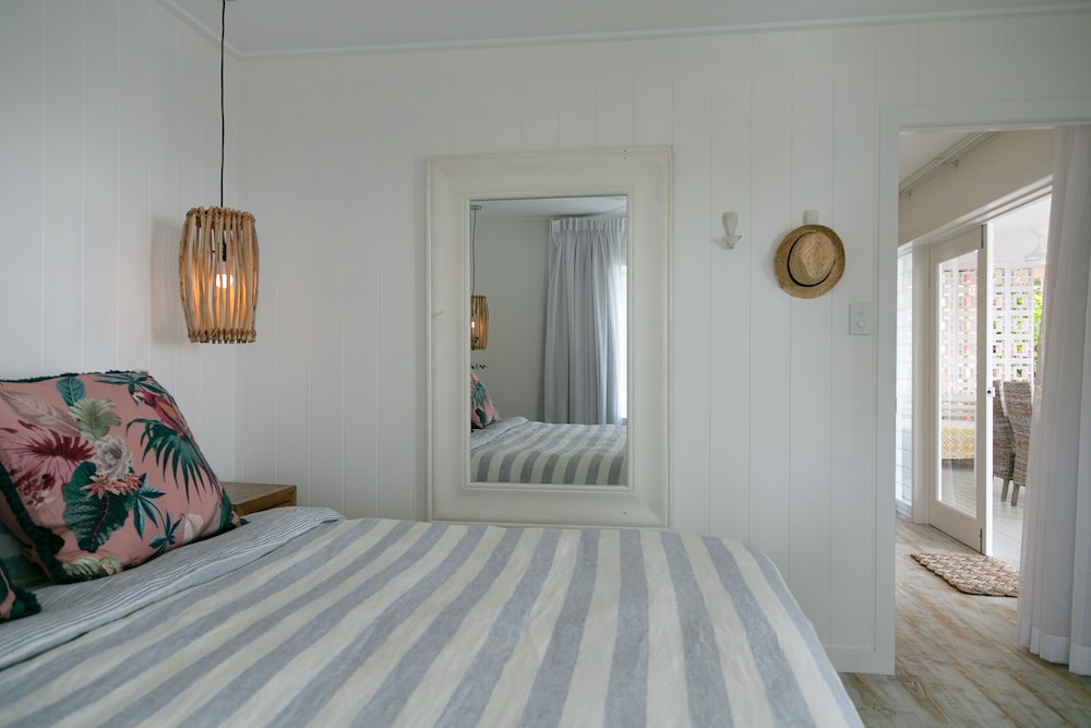 Beachfront Cottage On The World Famous 4 Mile Beach, Port Douglas. - Port Douglas