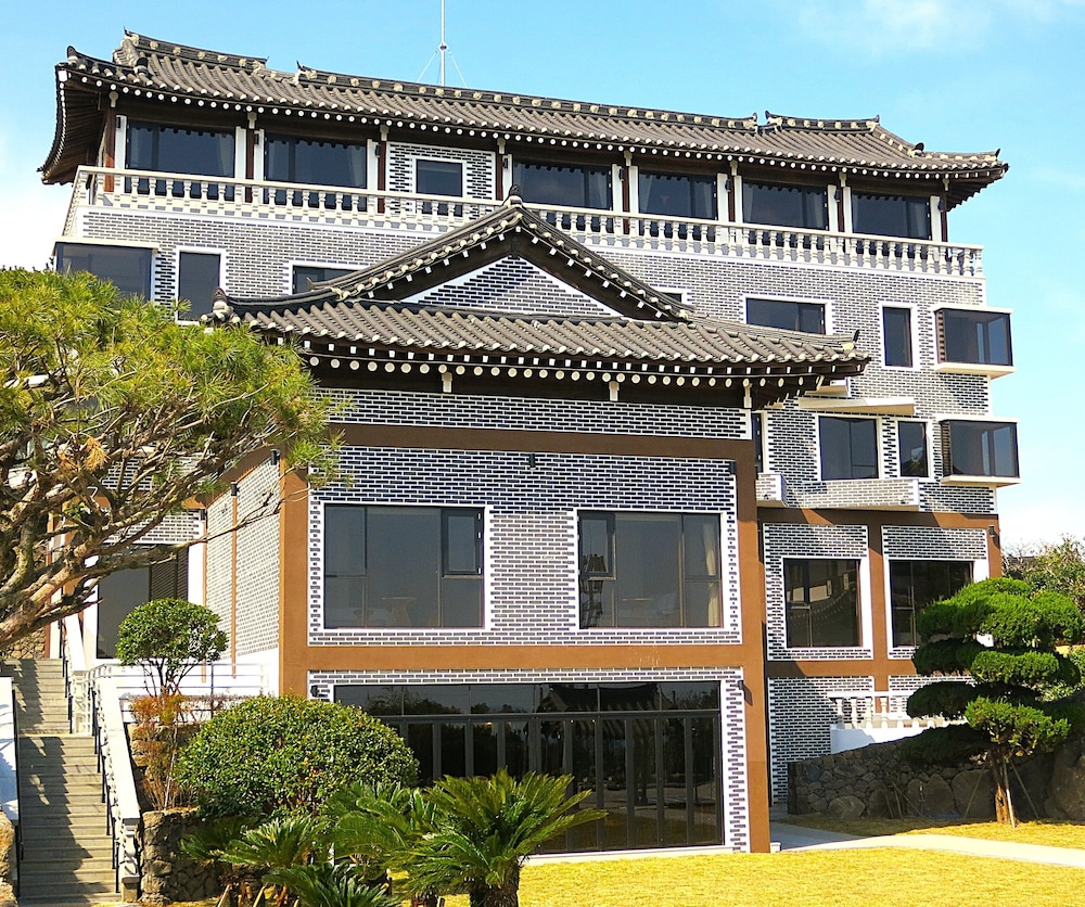 Jeju Hanok Hotel Hallagung - Seogwipo