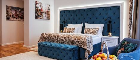 Quarto Duplo de Luxo, 1 cama king-size, vista para o rio | Roupa de alta qualidade, camas de colchão pillowtop, minibar