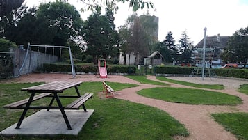 Área de recreio para crianças (ao ar livre)