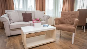 Quarto Familiar | Sala de estar | TV de ecrã plano