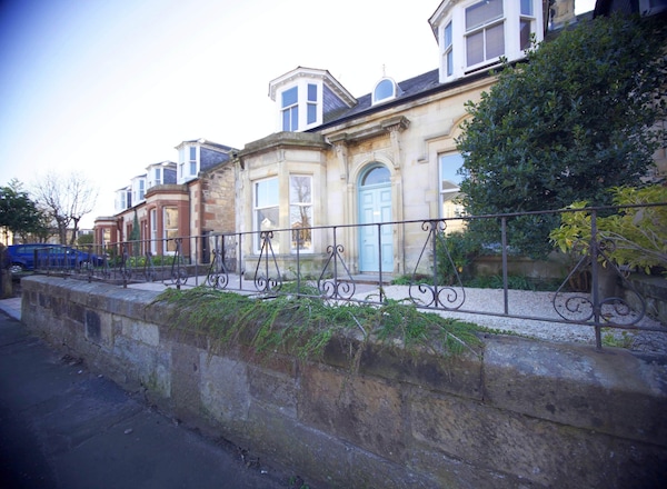 Barns Serviced Accommodation - Ayr