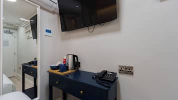 Single Room - No Window | Wi-fi grátis, roupa de cama fornecida