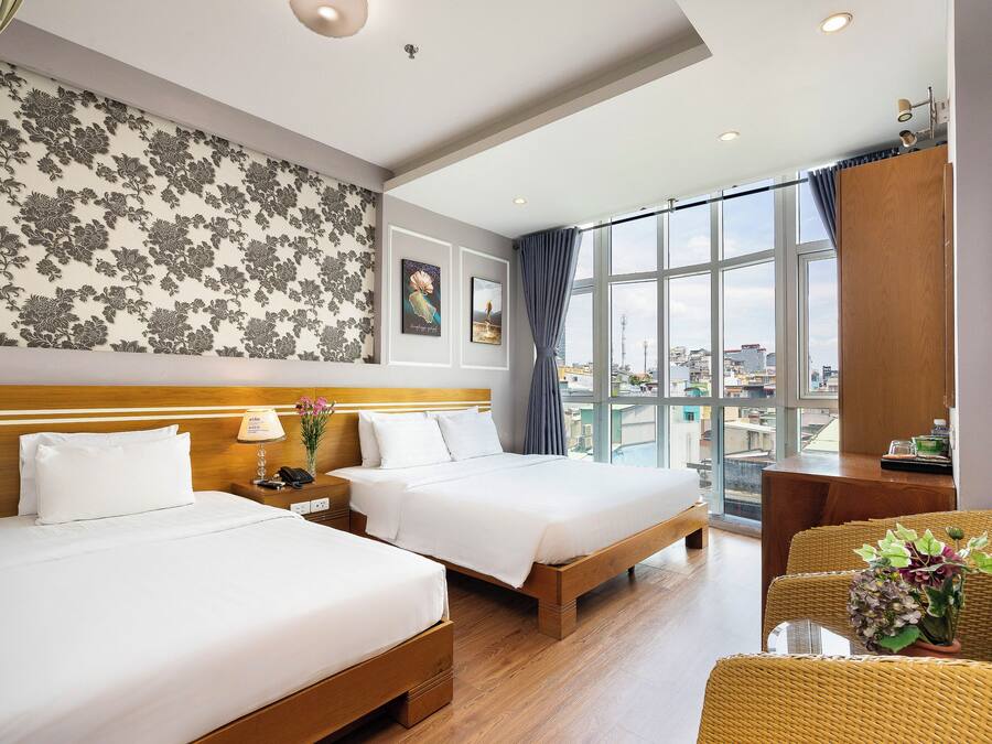 Suíte superluxo, vista para a cidade | Roupas de cama premium, cofres nos quartos, escrivaninha