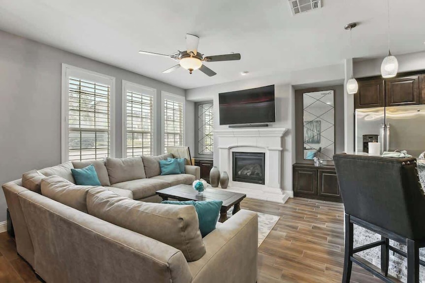 5721 Headquarters · Luxurious Townhouse Across From Legacy West - Frisco, TX