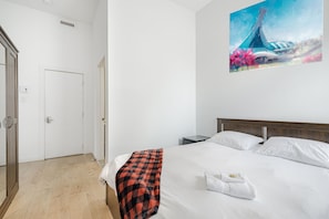 Quarto Standard, 1 cama de casal (Bedroom 2) | Lençóis de algodão egípcio, roupa de alta qualidade, edredões de penas 