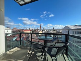 Apartamento urbano, sauna seca, vista para a cidade | Terraço/pátio