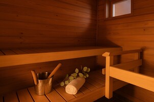 Apartamento Cidade, sauna, Vista para a cidade | Casa de banho | Um polibã, artigos de higiene pessoal grátis, um secador de cabelo 