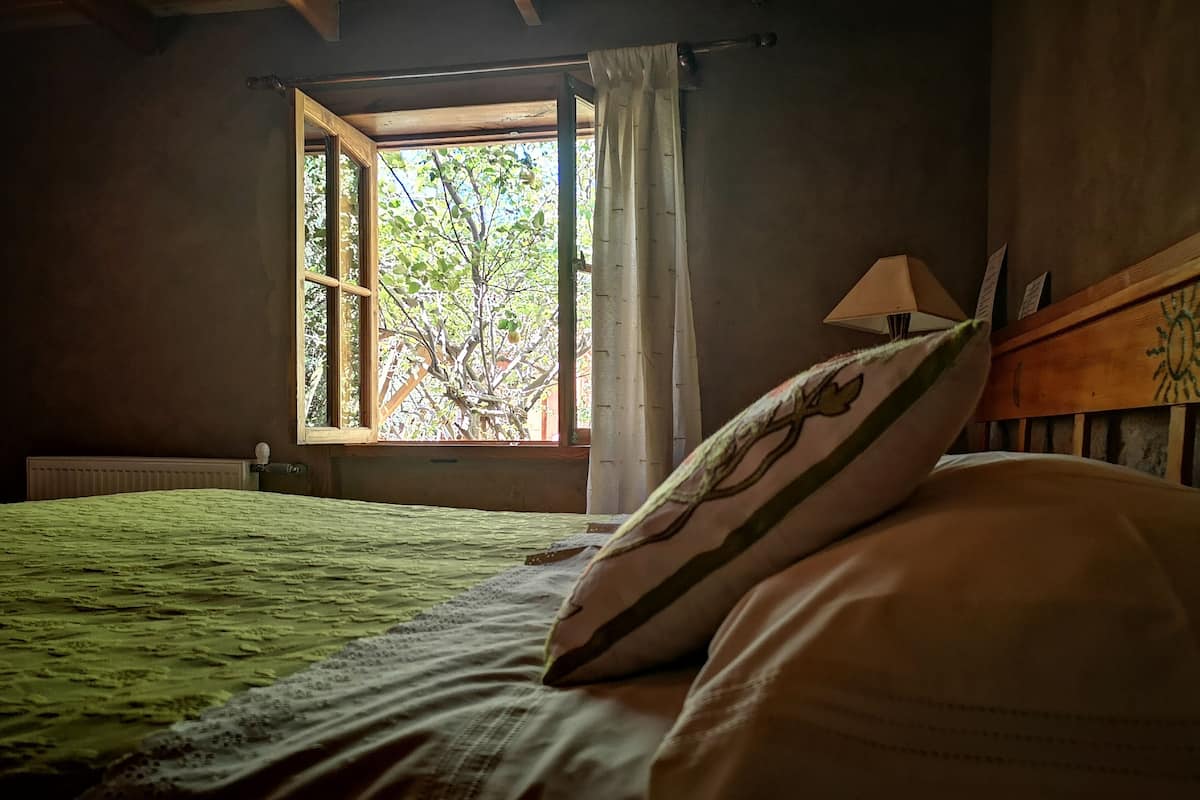 Quarto Duplo, 1 cama de casal, não fumadores | Wi-fi grátis, roupa de cama fornecida, acesso para cadeira de rodas