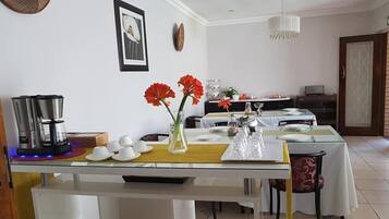 Pequeno-almoço inglês diário (60 ZAR por pessoa)