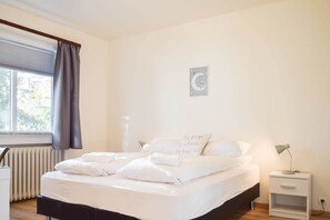 1 quarto, berços/camas para crianças, roupa de cama fornecida 