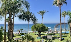 4 piscinas exteriores 