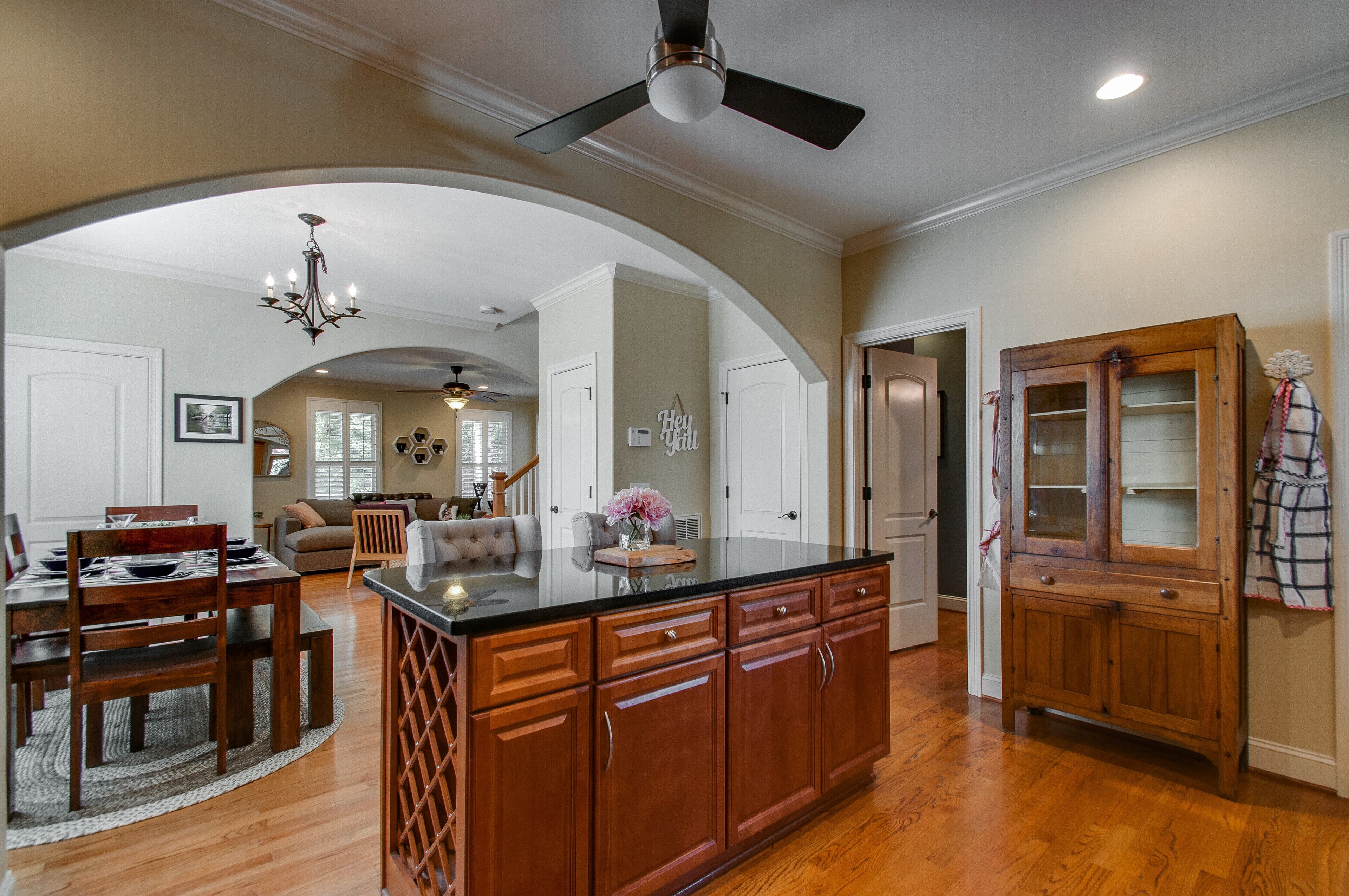 Downtown Oasis - Convenient To Everything - Minutes To Downtown - Pvt Parking! - Belmont University, Nashville