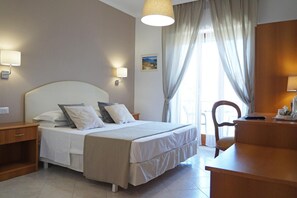 Frigobar, cofres nos quartos, individualmente decorados