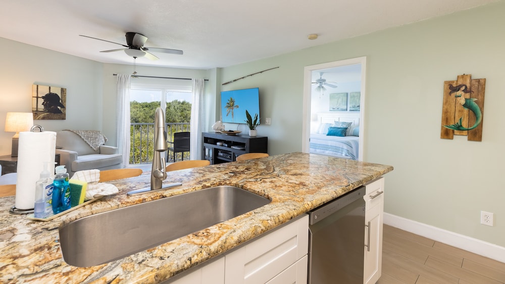 Relax By Keys Waters  [Ocean Pointe Suites 2209] - Florida Keys