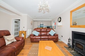 Casa de Campo, 1 cama king-size | Sala de estar | Televisor, leitor de DVD 