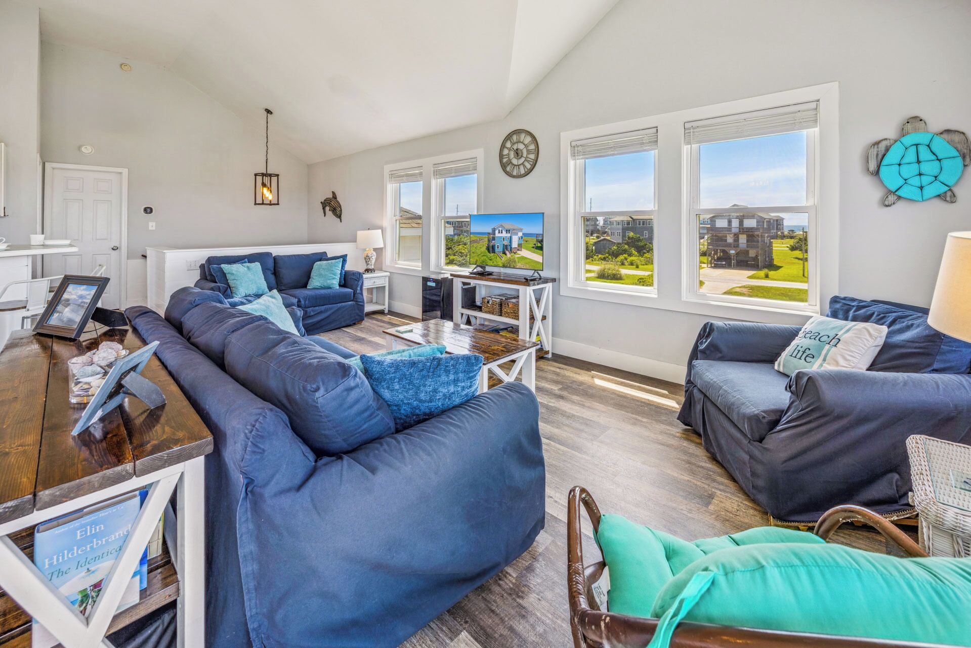 Soundfront Dog Friendly Home With Hot Tub, Game Room, Easy Windsports Access - Frisco, NC