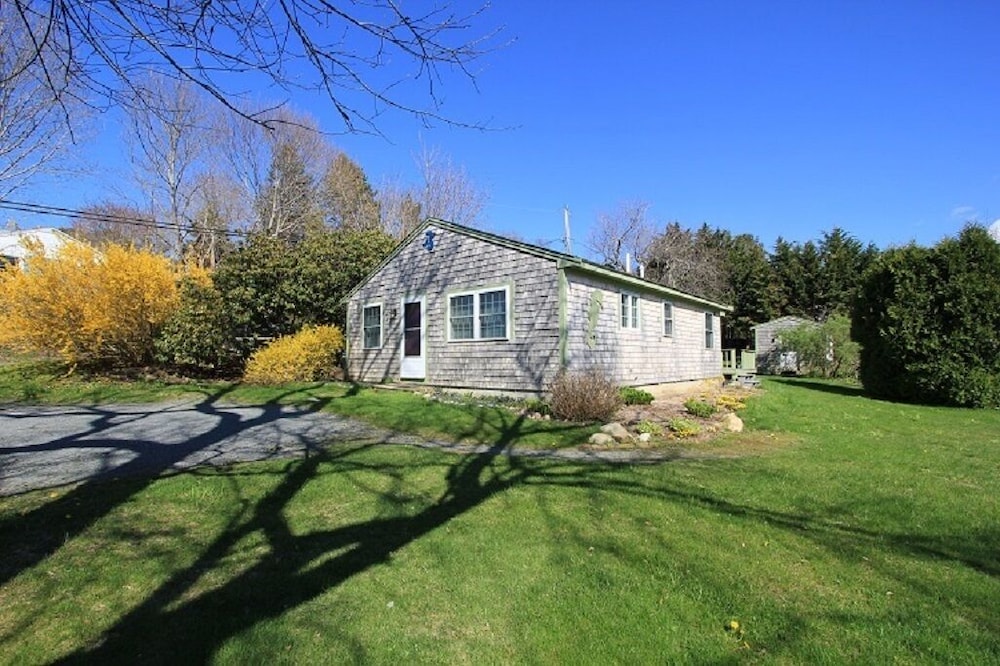 14 Town Neck Rd - Pet-friendly, Modern Home .5 Miles To Beach, Centrally Located - 鱈魚角