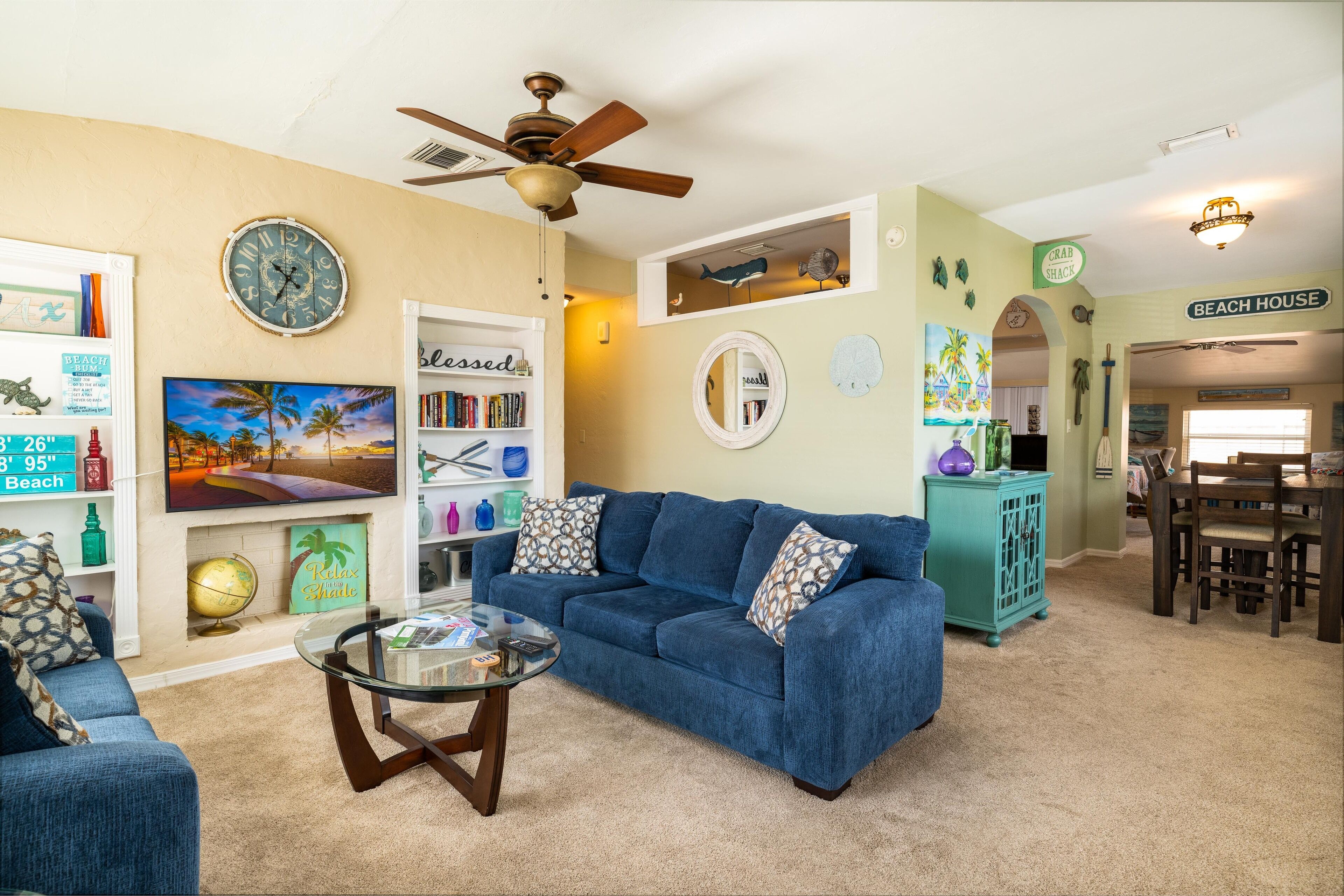 Tropical Getaway! Walking Distance To Beach & Dining, Private Home, Heated Pool. - Coral Springs, FL