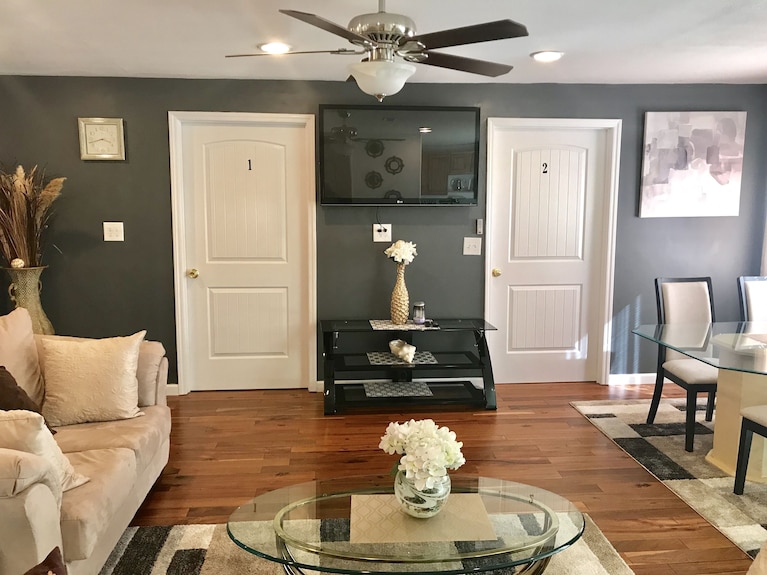 シータック空港から離れた快適なホームミニッツ。 - ベルビュー, WA