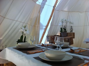 Pequenos-almoços e jantares servidos, incluindo cozinha francesa