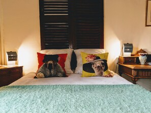 Quarto Duplo (Vert Véronèse) | Vista para a rua