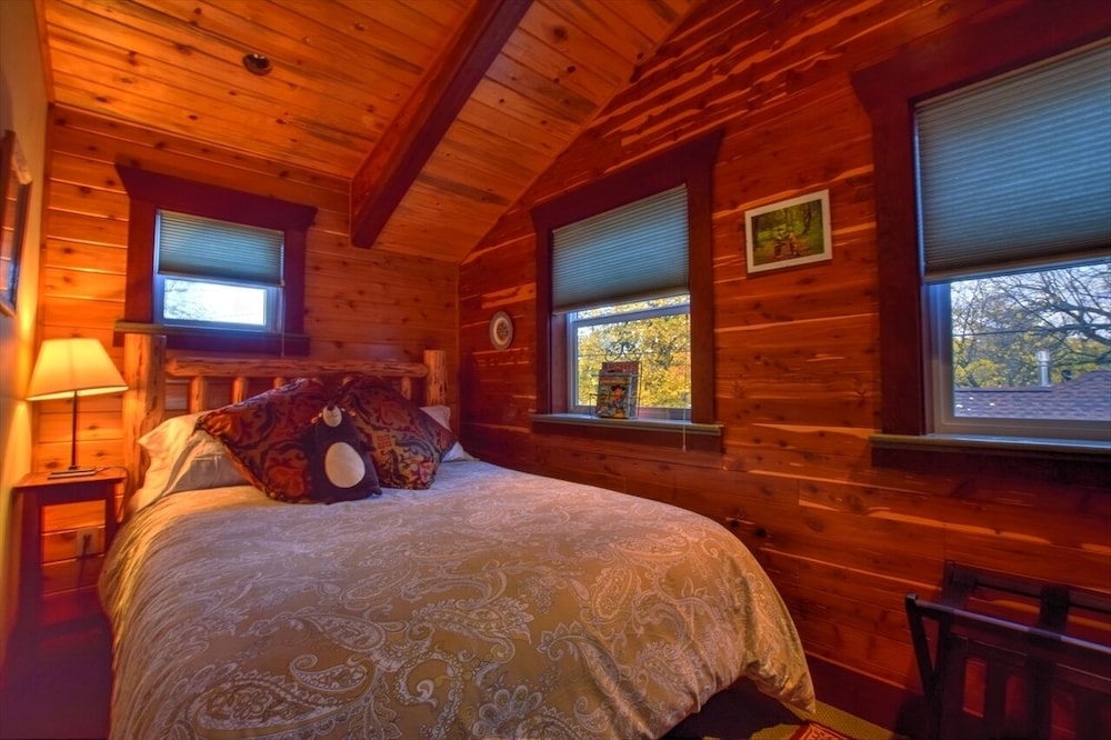 ♥ Cabin In City With Parking Space ♥ - Montana